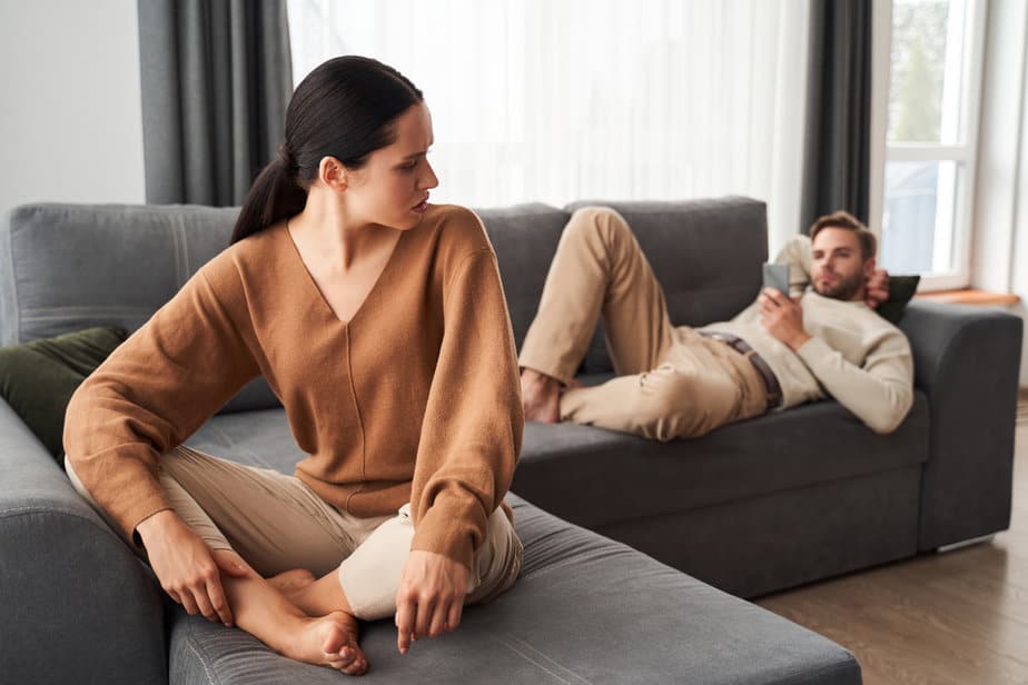 7 Signs Of Being In A Monotonous Relationship