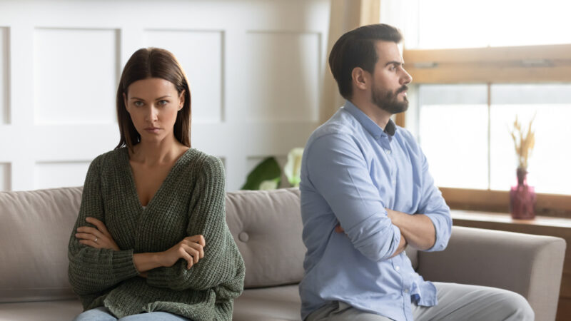 13 Signs of Insecure Women