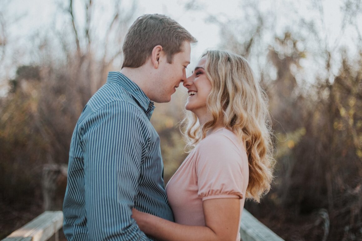 15 Signs of Unspoken Attraction Between Two People