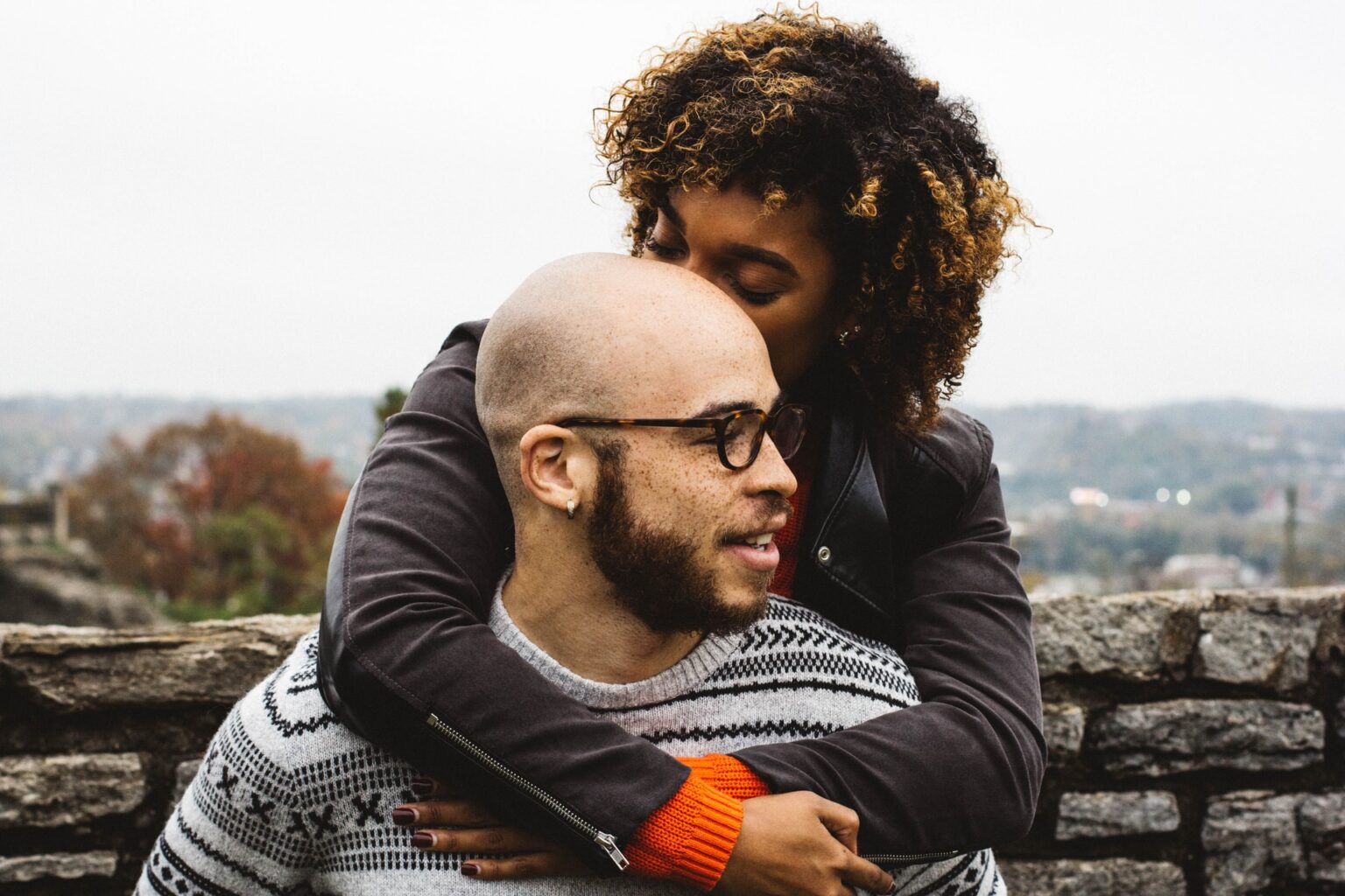 15 Signs of Unspoken Attraction Between Two People