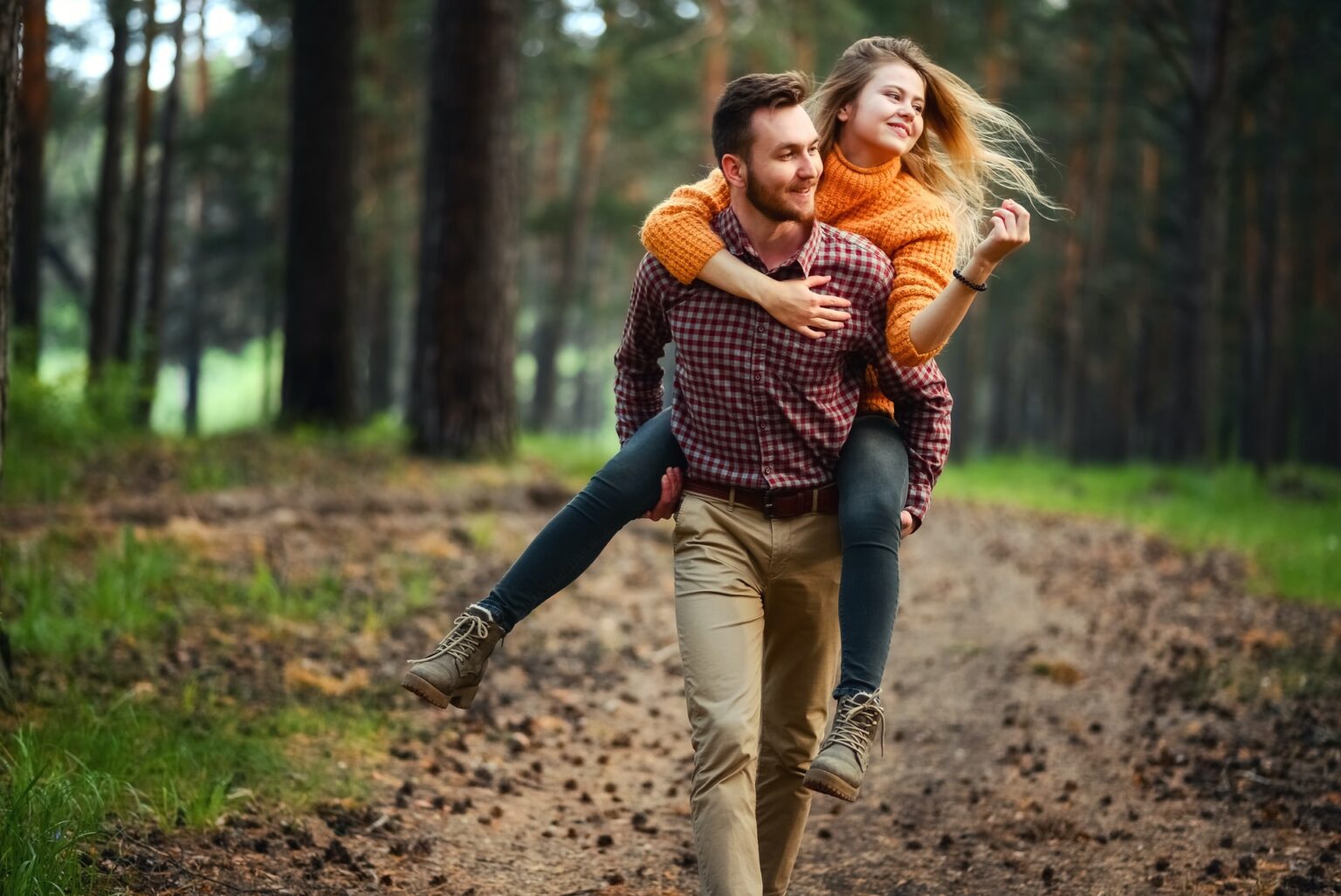 15 Signs of Unspoken Attraction Between Two People