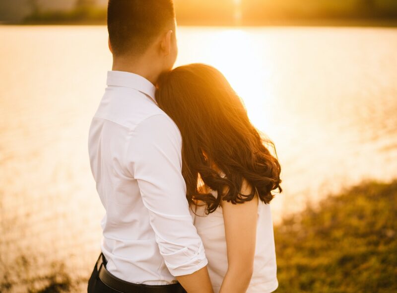 34 Undeniable Signs a Man Loves You Deeply
