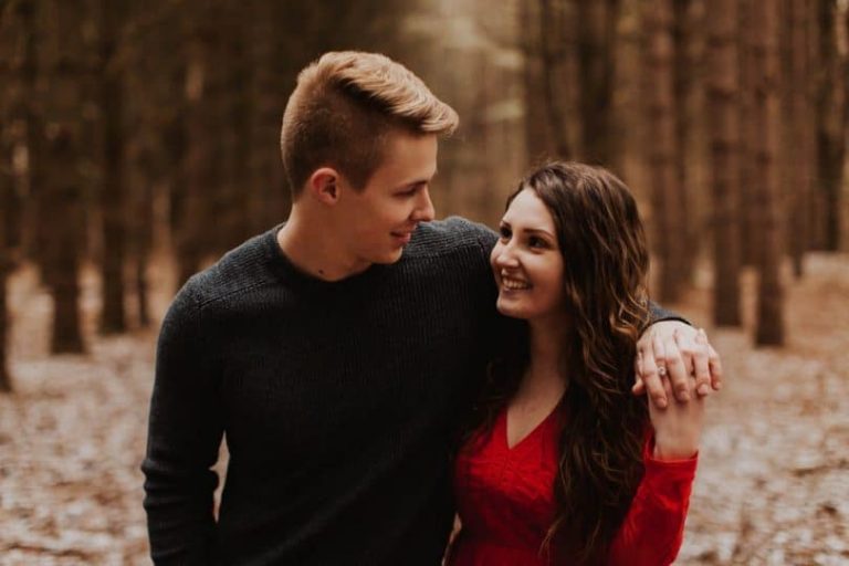 34 Undeniable Signs a Man Loves You Deeply