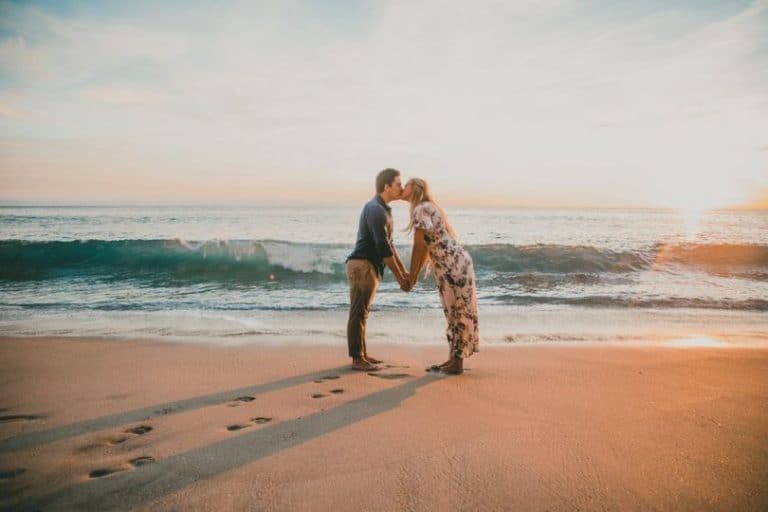 34 Undeniable Signs a Man Loves You Deeply