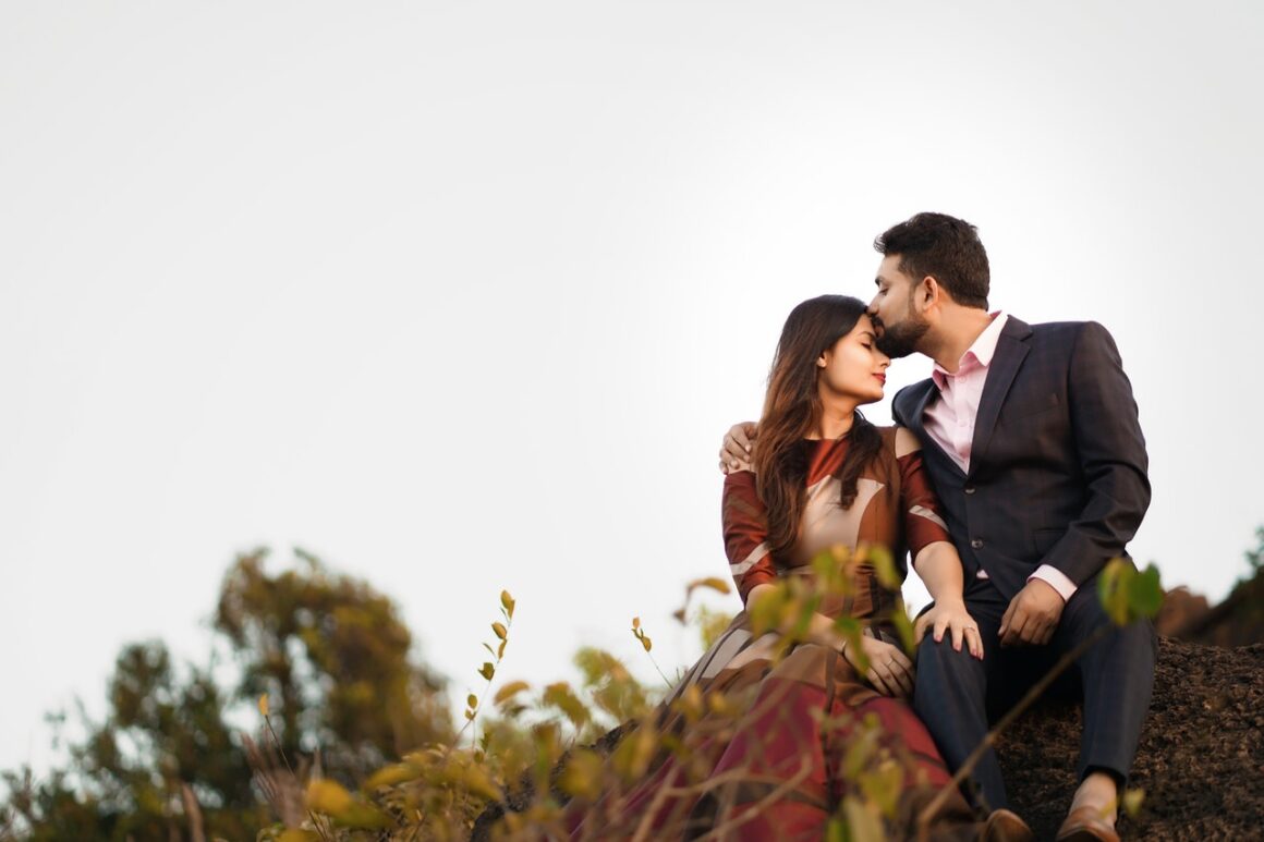 34 Undeniable Signs a Man Loves You Deeply