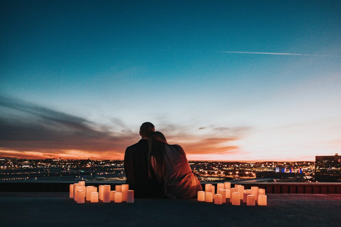 20 Signs You've Finally Found That One Great Love (And 19 Examples)