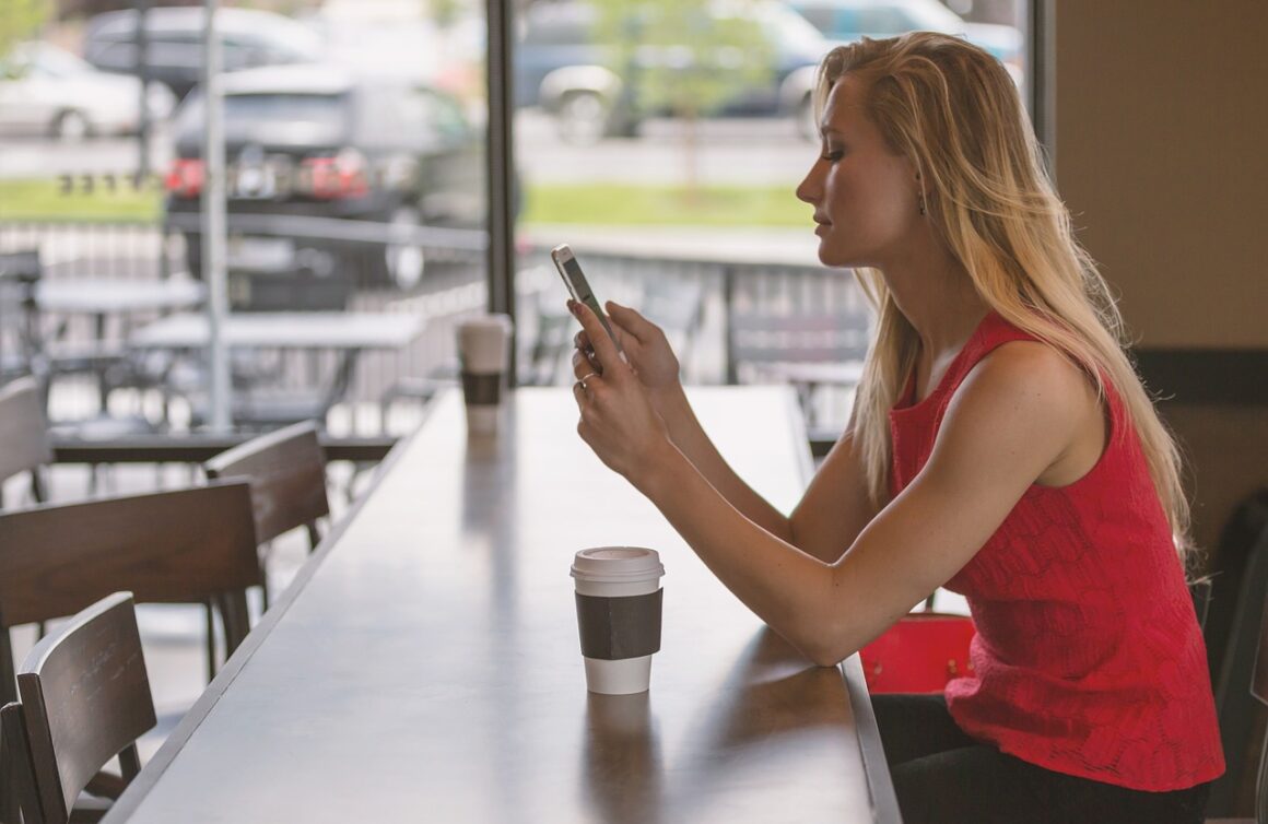 Are You Overly Attached? 20 Signs Of A Clingy Girlfriend