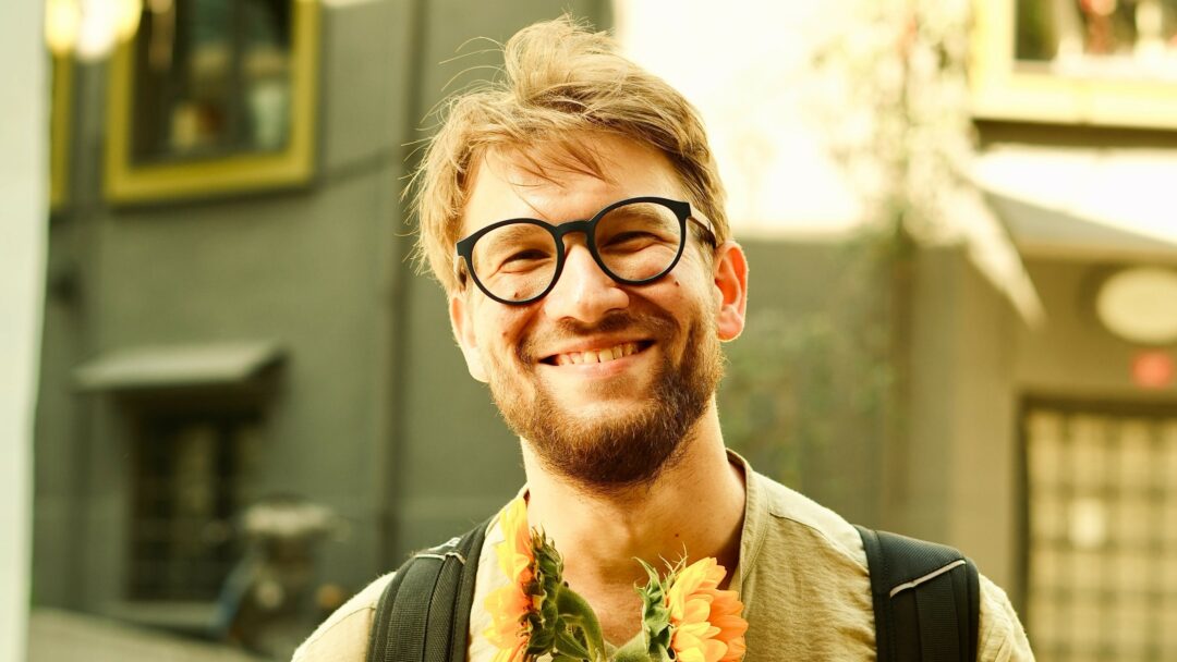 Dating A Shy Guy: 33 Key Things To Know Before Dating Him