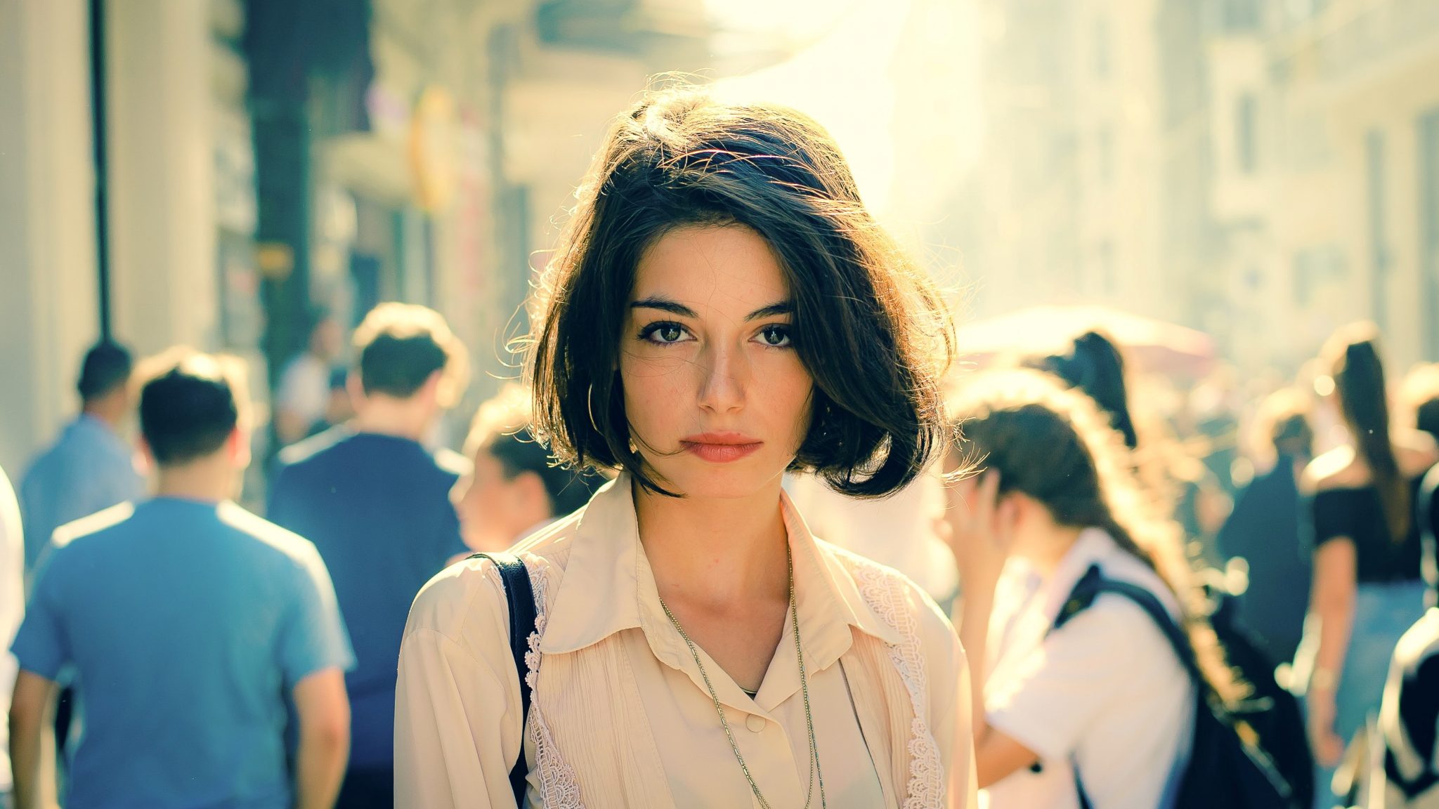 11 Simple Ways To Make It Easier When You're Letting Go Of Someone You Love