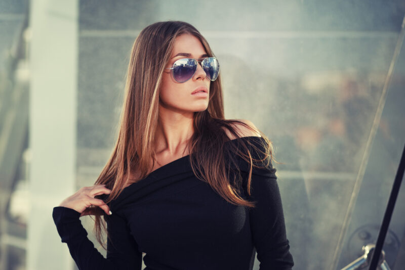 How To Be Irresistible To Men: 10 Easy Tips And Tricks