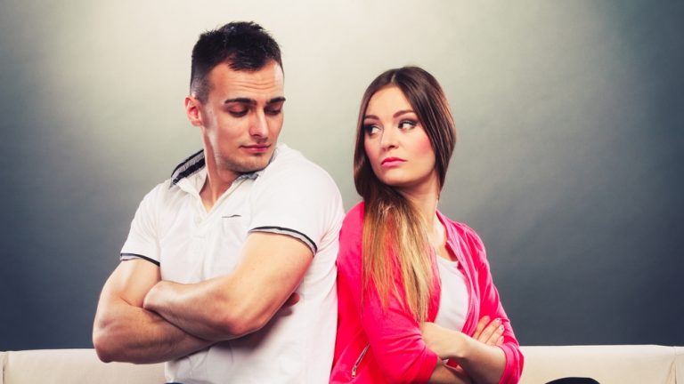 24 Warning Signs Of A Controlling Woman In A Relationship