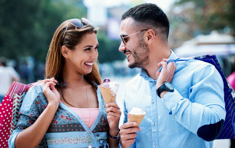 How Does A Man Pursue A Woman? 10 Steps To Win The Chase