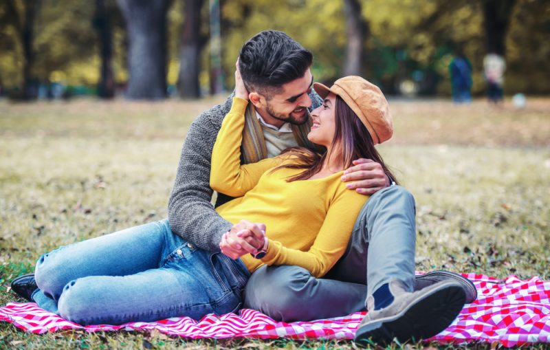 How Does A Man Pursue A Woman? 10 Steps To Win The Chase