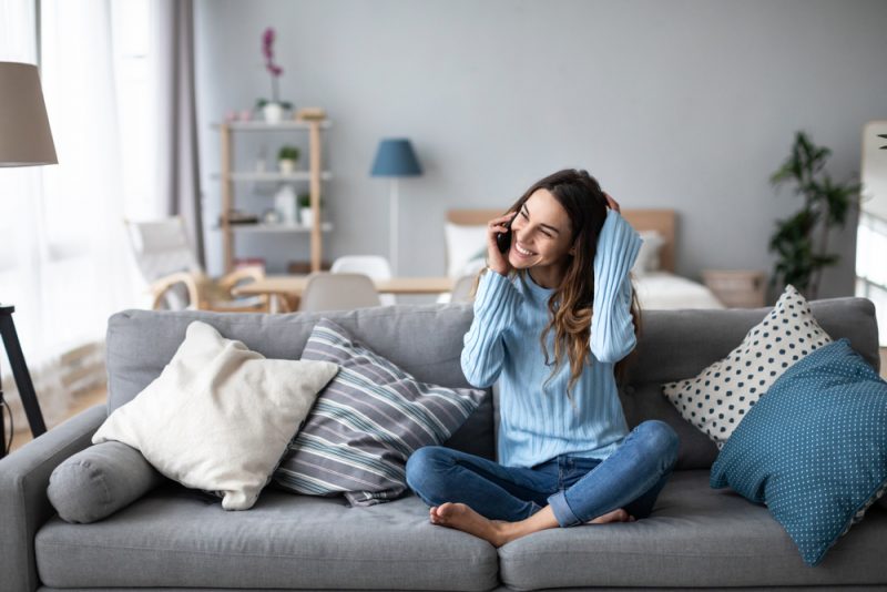 If A Guy Calls You Every Day, What Does It Mean? 5 Possible Explanations