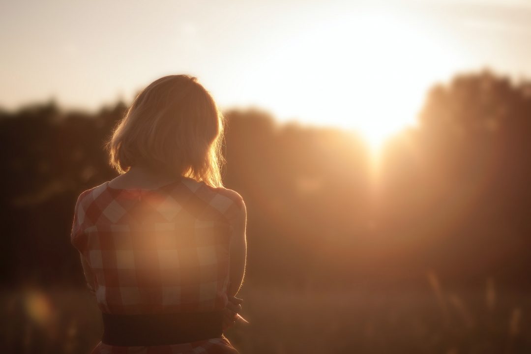 When He Pulls Away, Should I Do The Same? 7 Things You Can Do