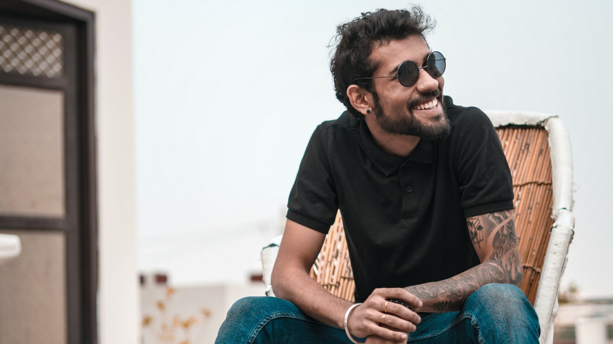 15 Signs You Are A Good-Looking Guy (More So Than You Think)