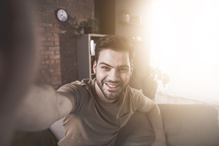 15 Signs You Are A Good-Looking Guy (More So Than You Think)