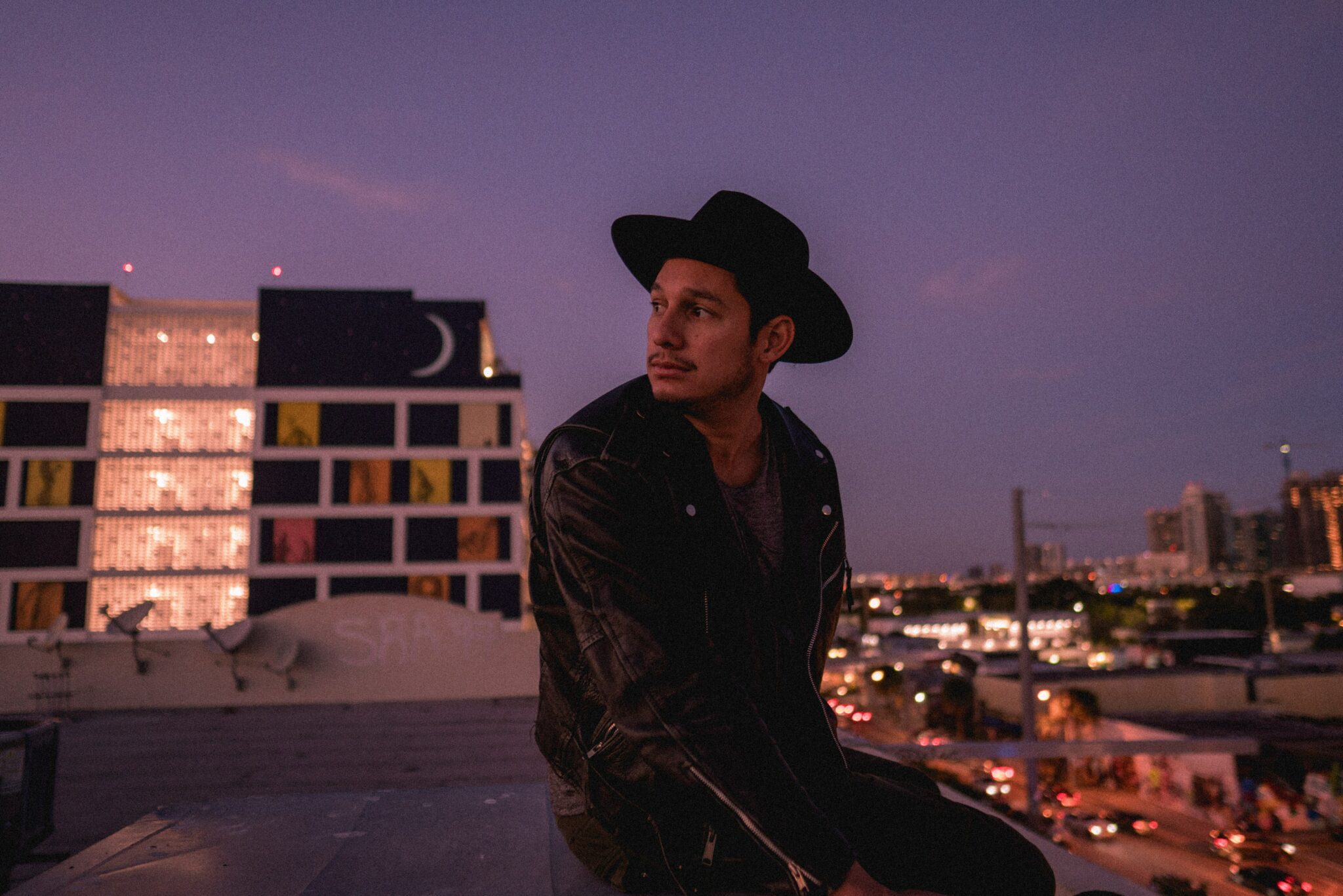 15 Signs He Misses You When You're Not Around (But Is Quiet About It)
