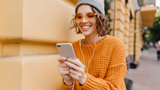 Here's What Will Happen When You Stop Texting First