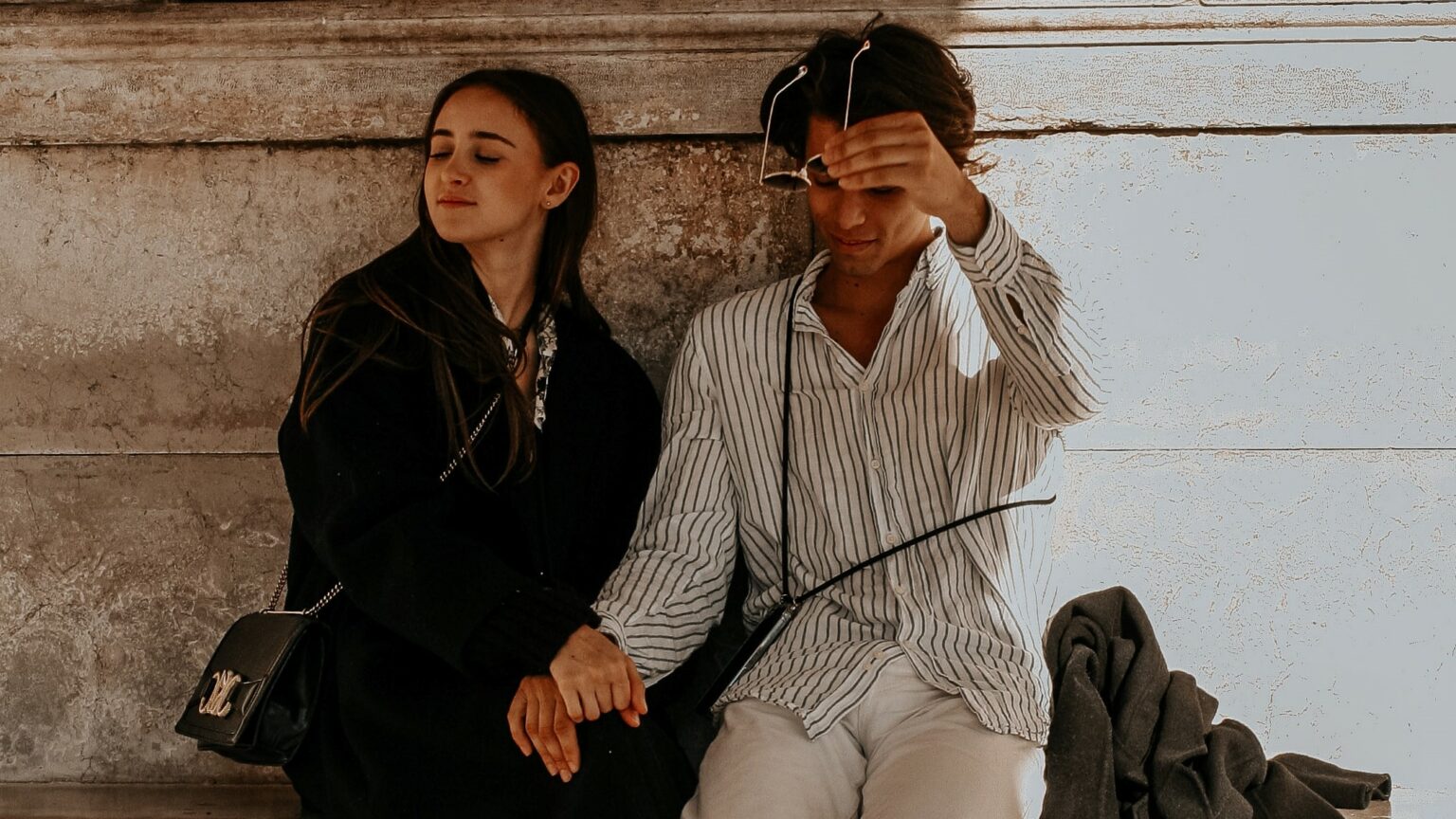 Myth Or Reality: 8 Signs You're Dealing With An Alpha Widow