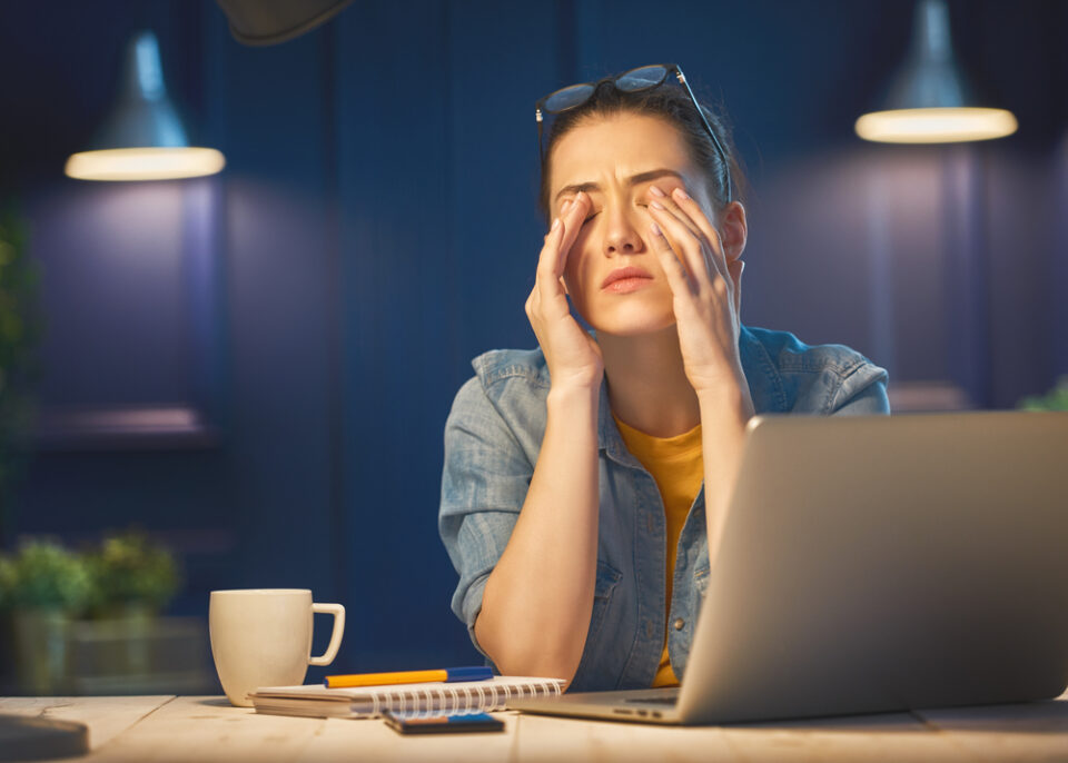 When A Girl Ignores You But Likes You: Deal With It Like A Real Man