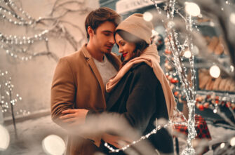 15 Signs You Have A Loyal Girlfriend And Tips On How To Keep Her