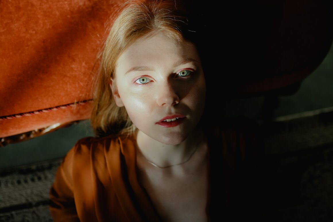 When A Man Shuts Down Emotionally: 6 Reasons Why He Stonewalls You