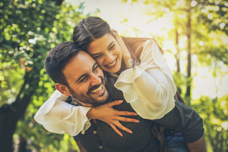 24 Signs That He Totally Adores You