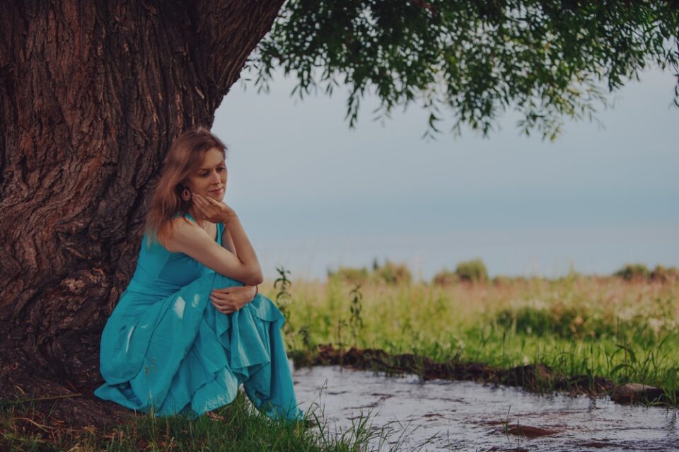 How To Forget About Someone? 8 Tips To Drop Your Past
