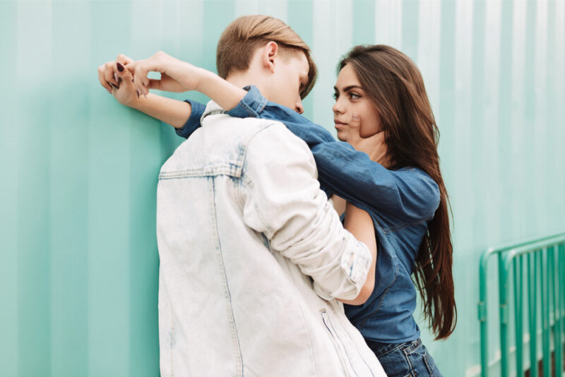 Unhealthy Relationship: 11 Signs That Reek Of Toxicity