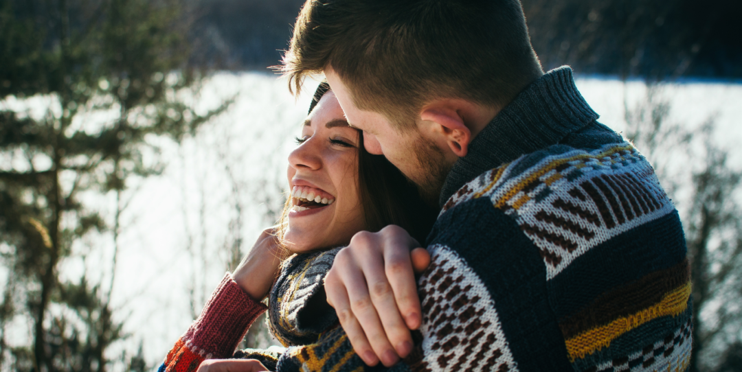 Uncomfortable Body Language: 9 Signs Someone Feels Uneasy