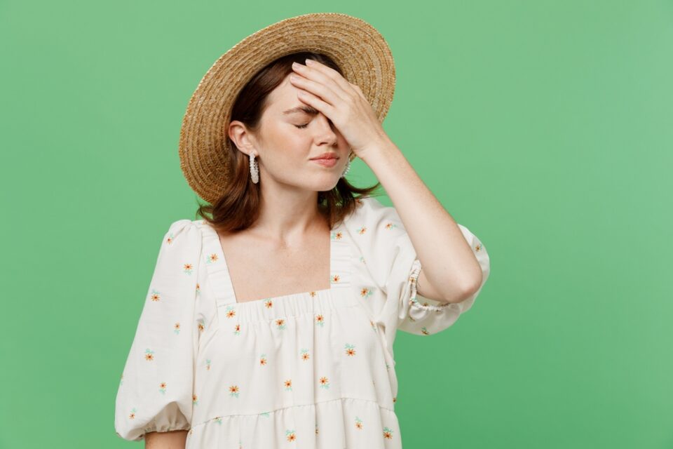 Body Language Of Shame: 10 Nonverbal Red Flags To Note