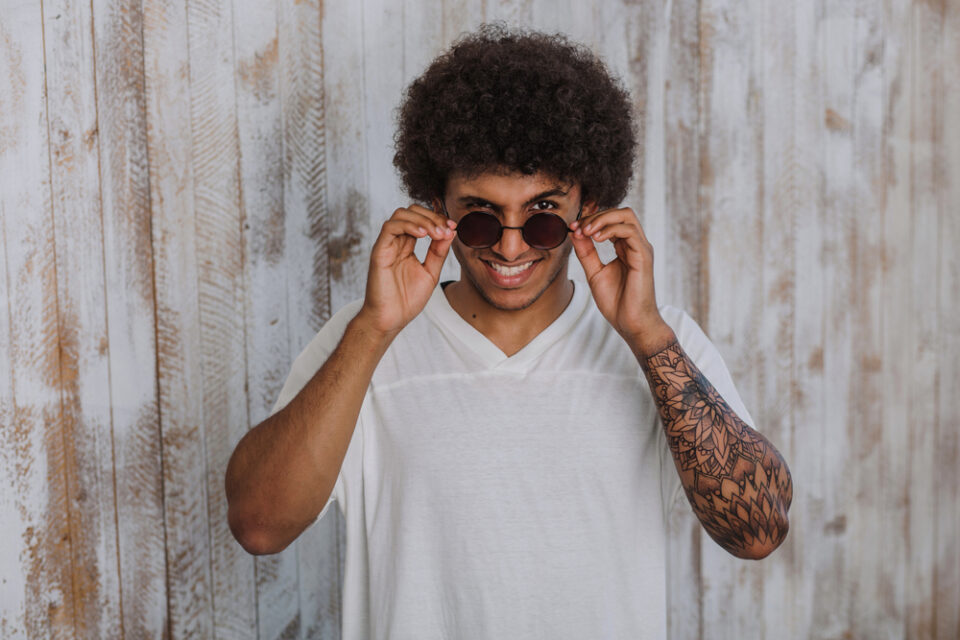 What Does The Body Language Of Squinting Your Eyes Mean?