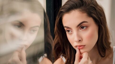 10 Surefire Signs You Are Begging For Love And How To Stop