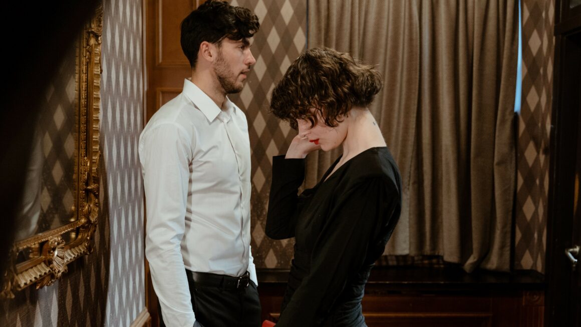 What Does The Body Language Of Squinting Your Eyes Mean?