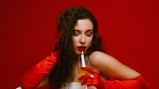 8 (Unconscious) Signals Of Submissive Body Language