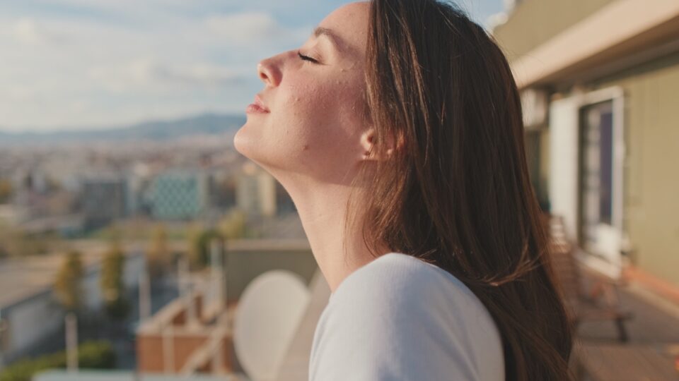 Time To Take A Breather: How To Pull Back In A Relationship?