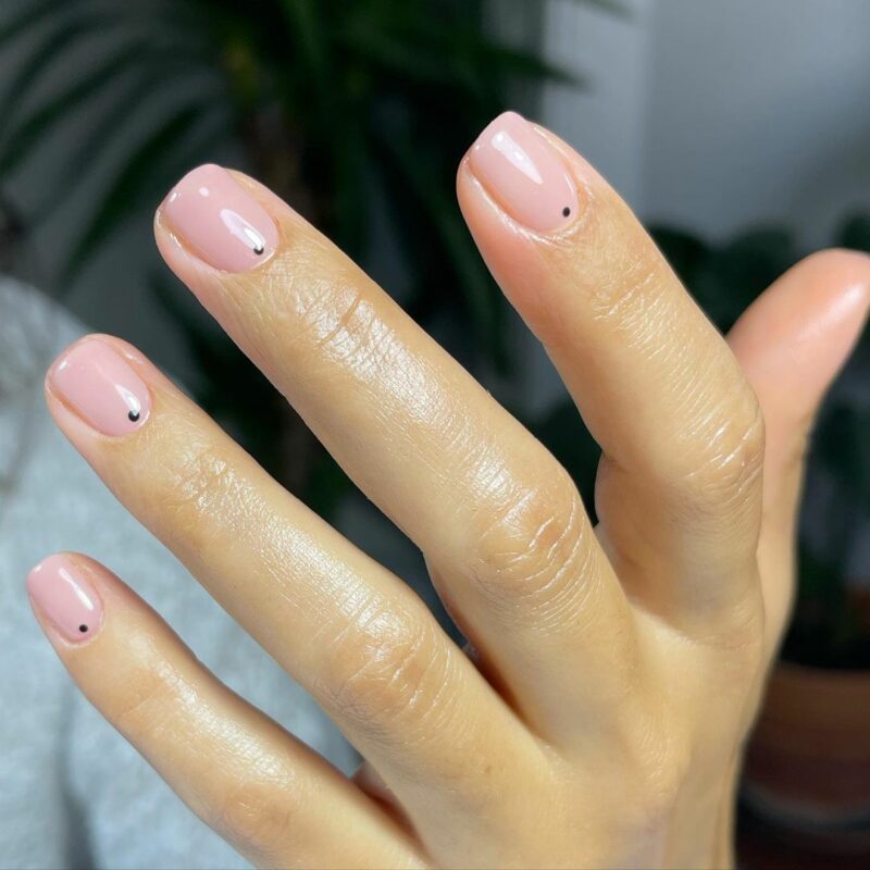 20 Summer Neutral Nails You'll Be Obsessed With