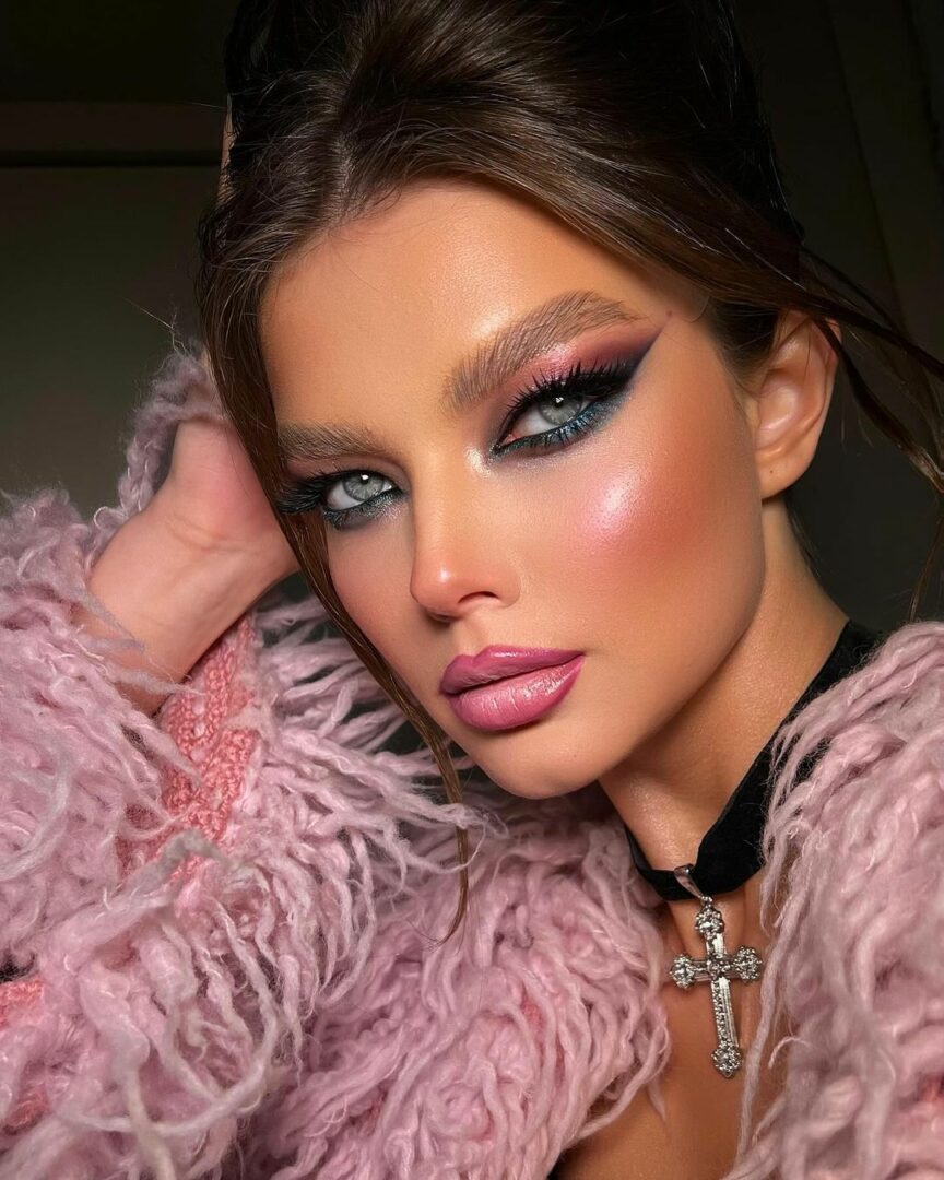 20 Fabulous Pink Lipstick Makeup Looks For The Perfect Pout