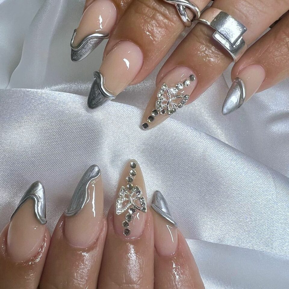 20 Silver Nail Designs To Bring A Silver Lining To Any Cloud