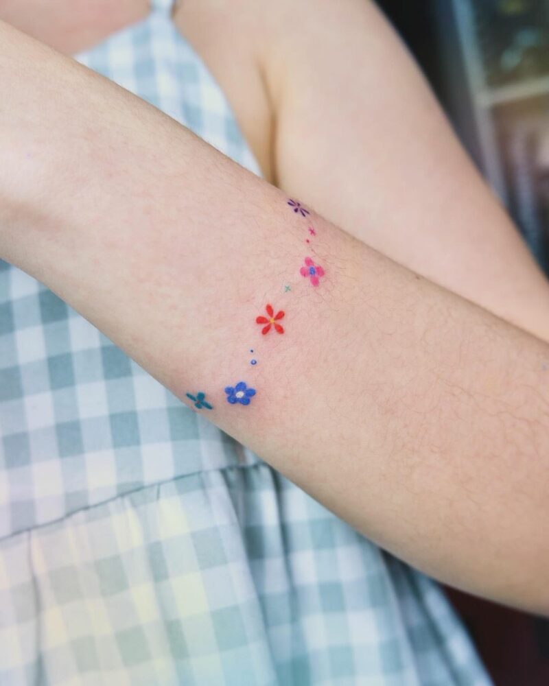 22 Cute Small Tattoos That Will Bring A Smile On Your Face