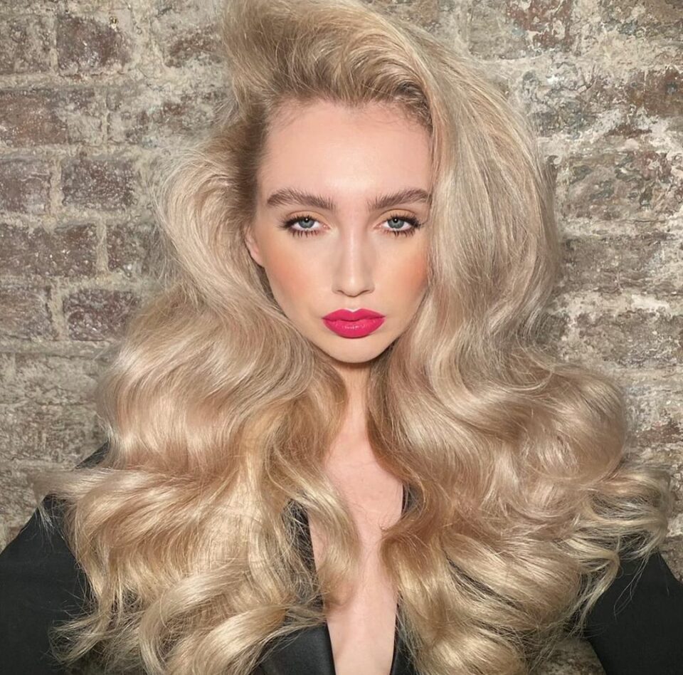 20 Fabulous Pink Lipstick Makeup Looks For The Perfect Pout