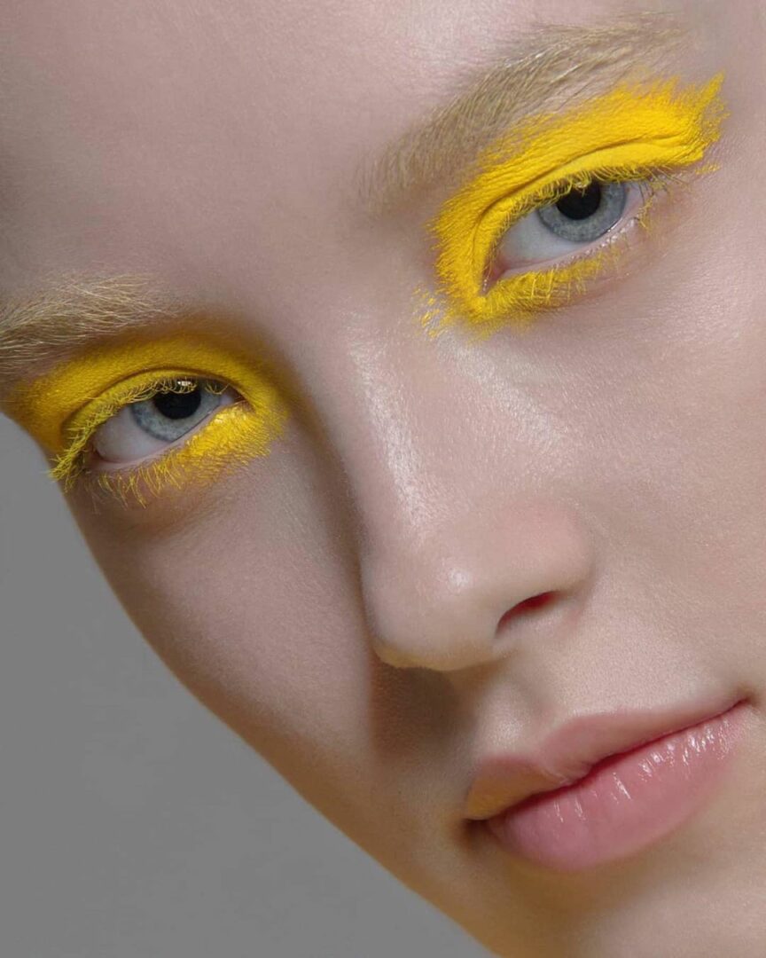 20 Yellow Eyeshadow Looks To Bring Sunshine Into Your Look