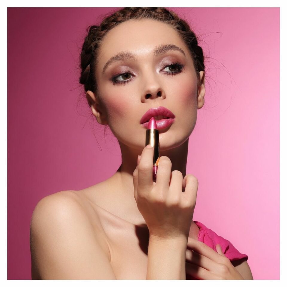 20 Fabulous Pink Lipstick Makeup Looks For The Perfect Pout