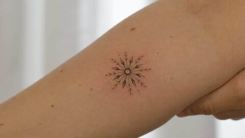 20 Cool Snowflake Tattoo Ideas That Will Dance On Your Skin