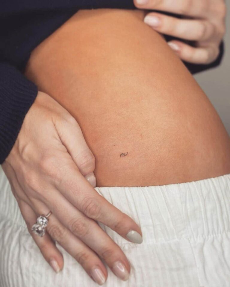 23 Dainty Back Tattoos, From Delicate Dots To Daring Designs