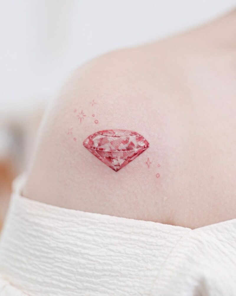 24 Gorgeous Takes On The Stunning Small Diamond Tattoo