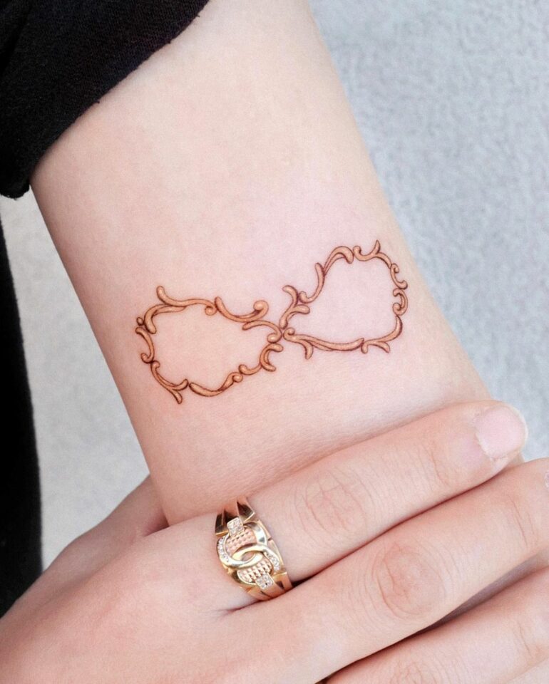 25 Intricate Infinity Tattoos That Go Beyond The Y2K Trend