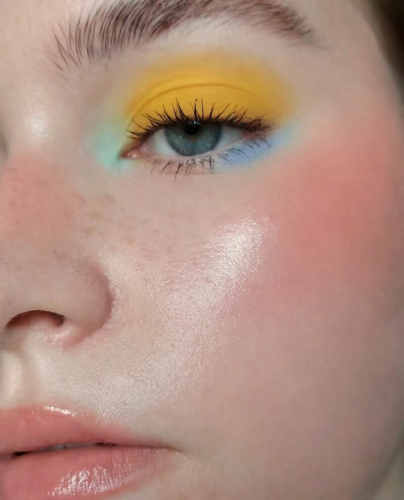 20 Yellow Eyeshadow Looks To Bring Sunshine Into Your Look