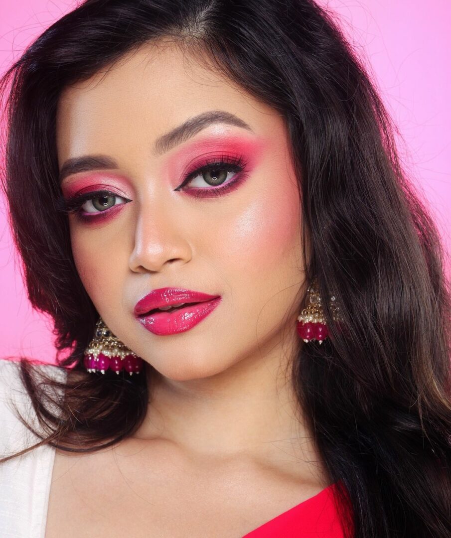 20 Fabulous Pink Lipstick Makeup Looks For The Perfect Pout